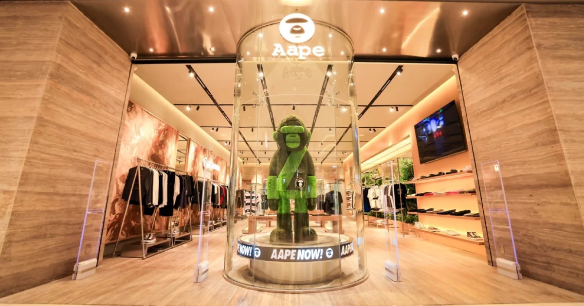 CentralwOrld - AAPE UNIVERSE Store Now Open | Tourist Treats